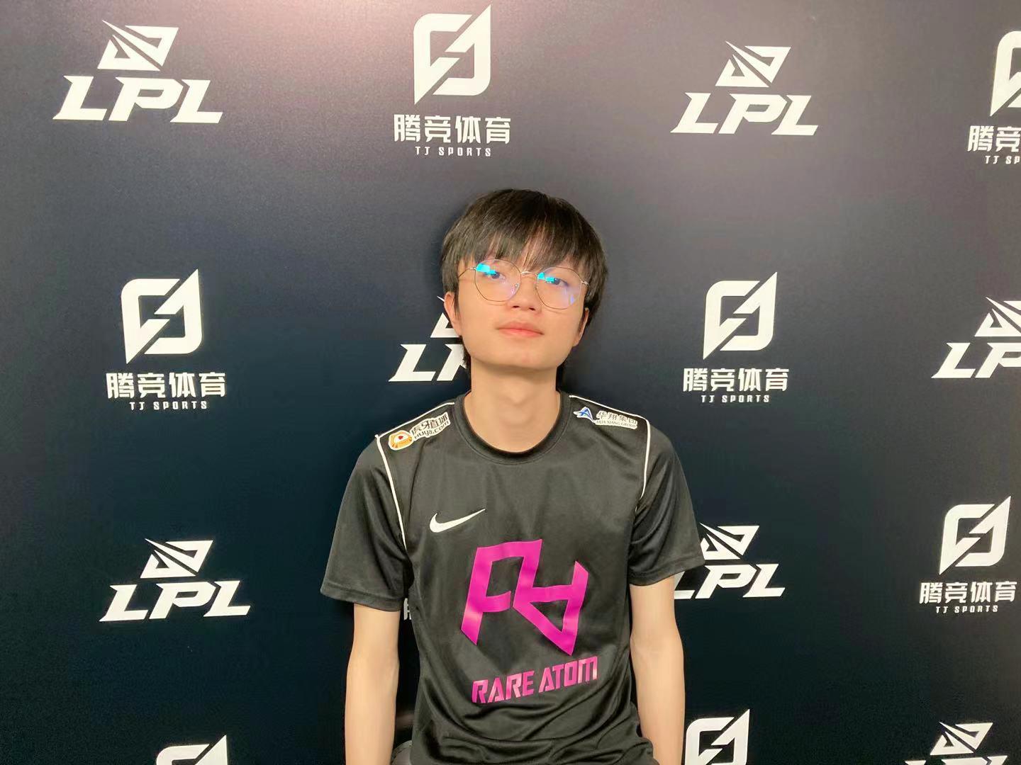 【夏季赛专访】RA. iBoy：自己上分太累了，还不如找个大腿抱一下 - 知乎