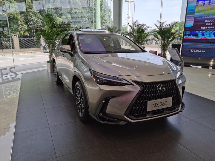 不废话评车：雷克萨斯NX 260顶配版试驾 - 知乎