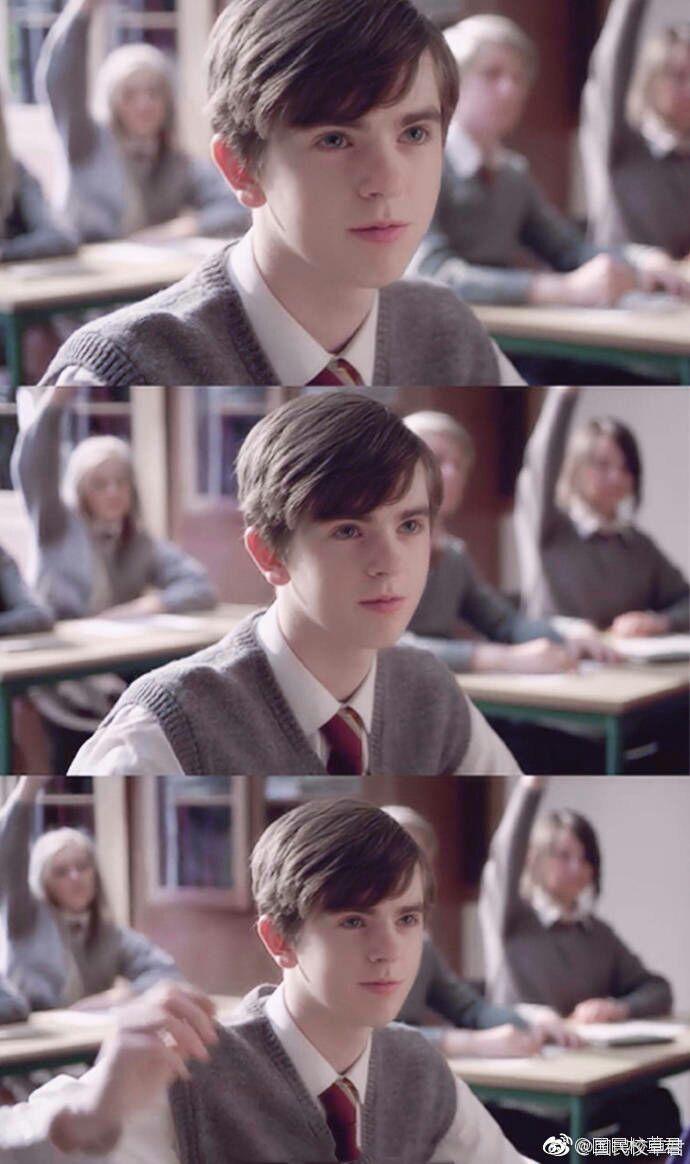 有哪些很惊艳的欧美美少年？ - 知乎