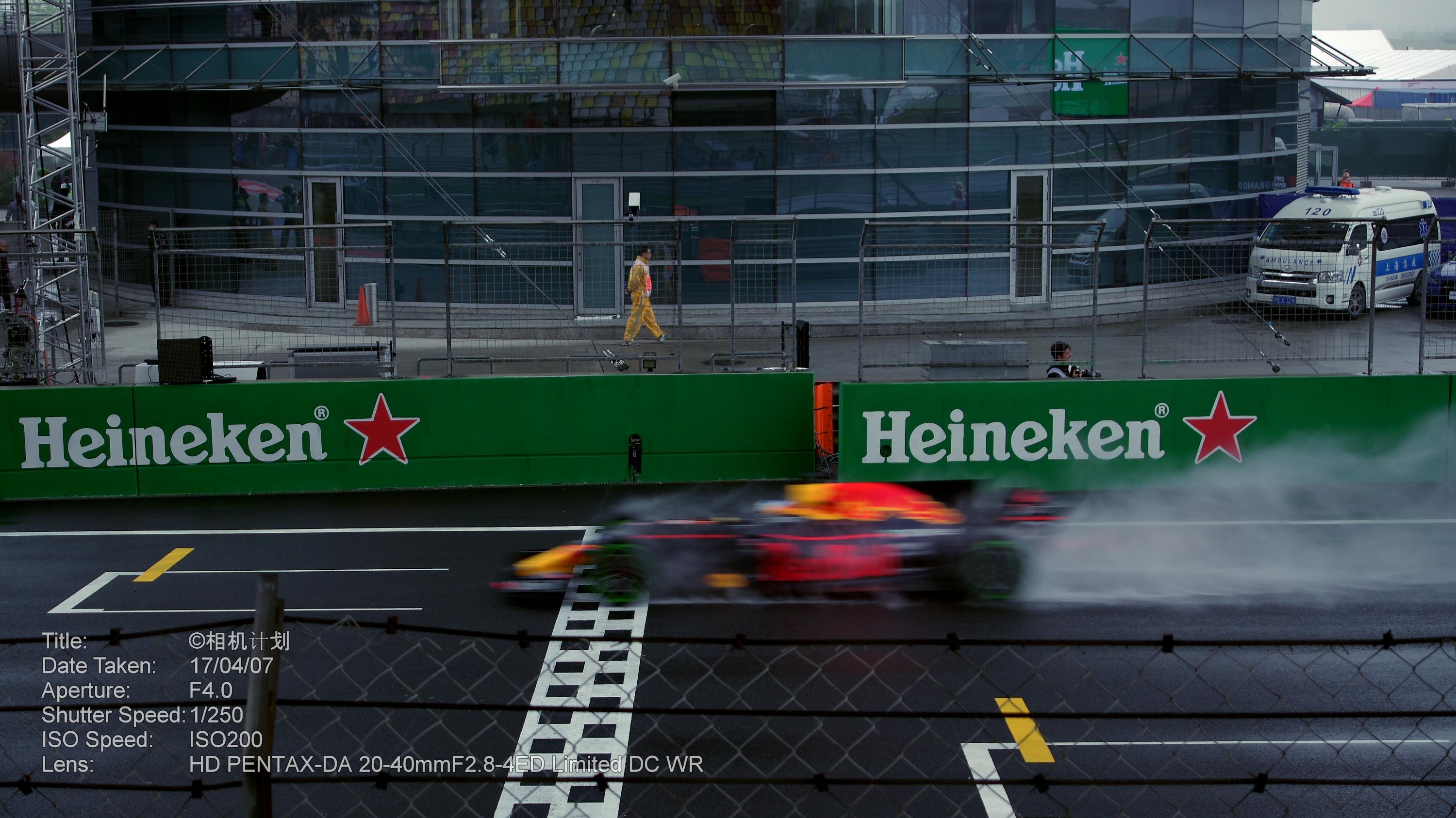 如何拍摄F1赛车？ - 知乎