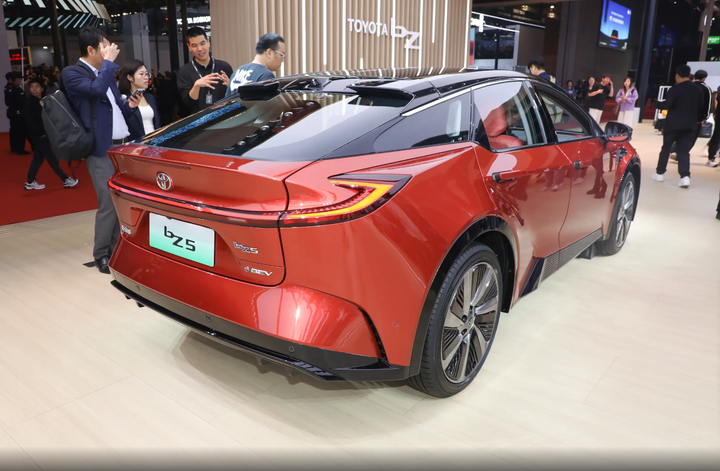 大轿跑中型SUV，丰田bZ5起步12.98万能搅局？中配激光雷达 - 知乎