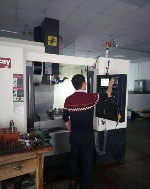 CNC加工中心发生撞刀故障的原因分析 - 知乎