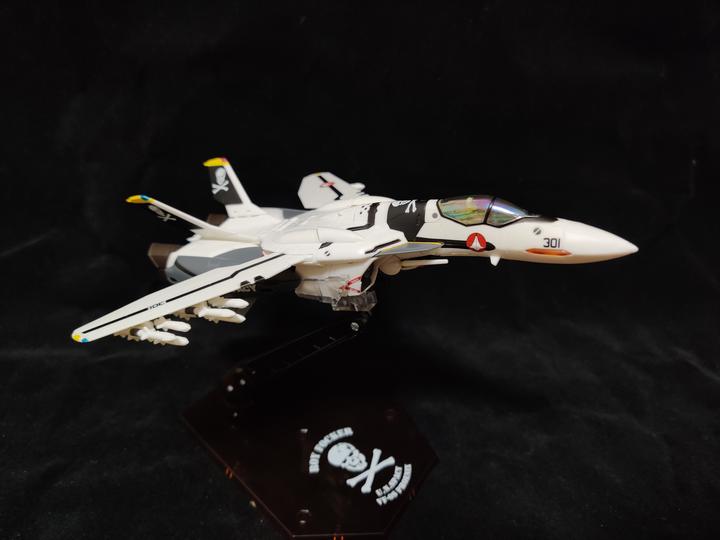 超时空要塞的ZERO的凤凰—VF-0S 简单机体设定介绍及万代HI-METAL R VF0-S罗伊福卡机 模型评测 - 知乎