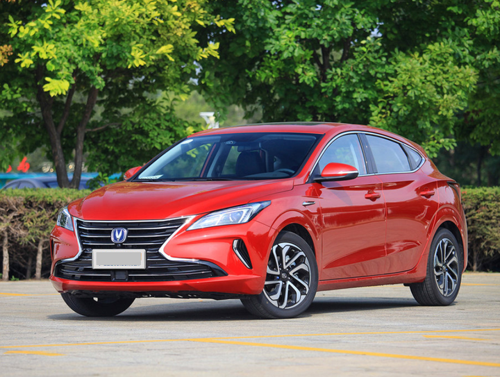 长安逸动XT，最美国产两厢，外观神似凌志，1.6L动力拖了后腿 - 知乎