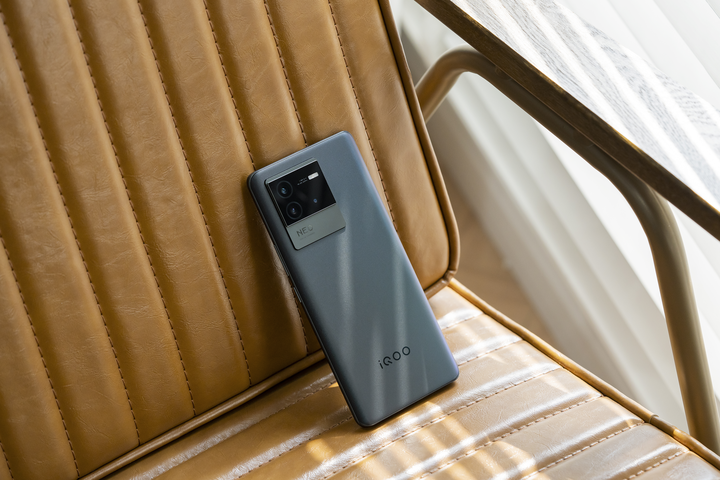 iQOO Neo6测评：我愿称其为“六边形战士” - 知乎
