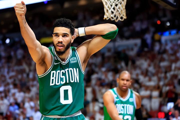 状态足够值得肯定了！凯尔特人绝对核心终于开始展现出领袖气质？ - 知乎