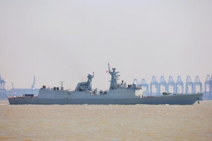 豪掷千金！两大石油国向中国购买18艘052D？别急让子弹再飞一会 - 知乎