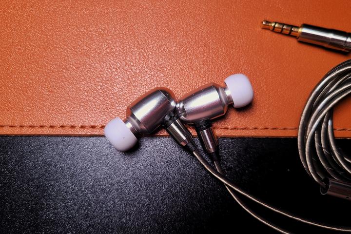 TDS Audio - 声音记忆 SM1 入耳耳机深度体验 - 初探篇 - 知乎