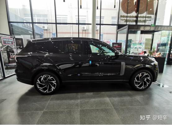 预算勉强只能上领克09的Pro版本，这车还值得买吗？ - 知乎