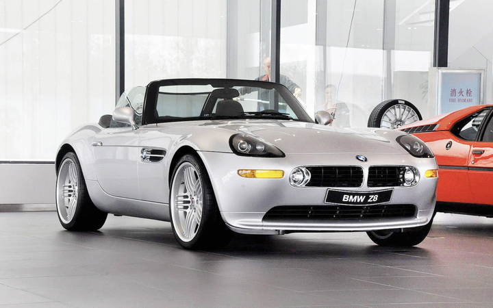 手动/敞篷/V8的组合绝迹了？2000年的低里程宝马Z8真能“捡漏” - 知乎