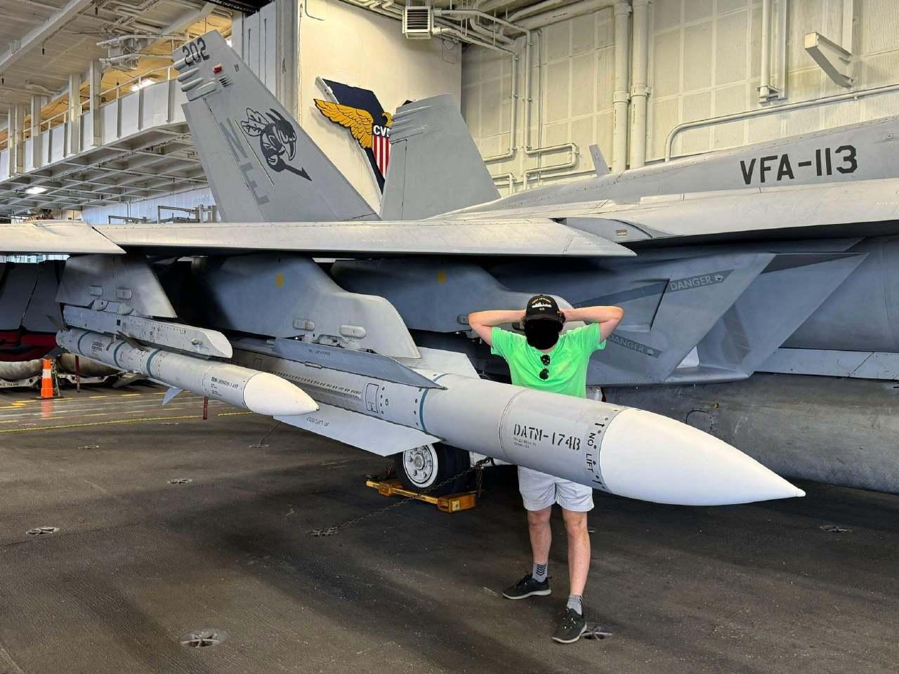如何评价AIM174无法由F/A-18E/F的雷达引导？ - 知乎