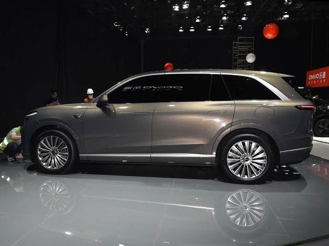 乐道L90首发亮相！定位大型SUV轴距3110mm，气场很足，六座布局 - 知乎