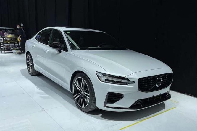 增48V轻混/水晶挡杆 新款沃尔沃S60售29.69万起 - 知乎