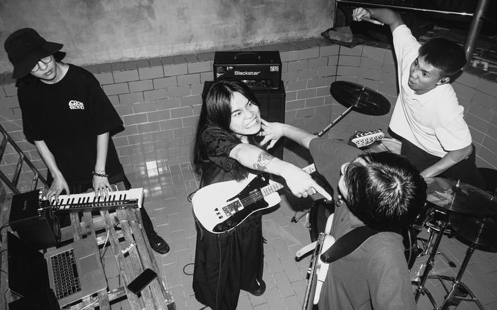 摇滚乐队的No Stage现场是什么体验？ - 知乎