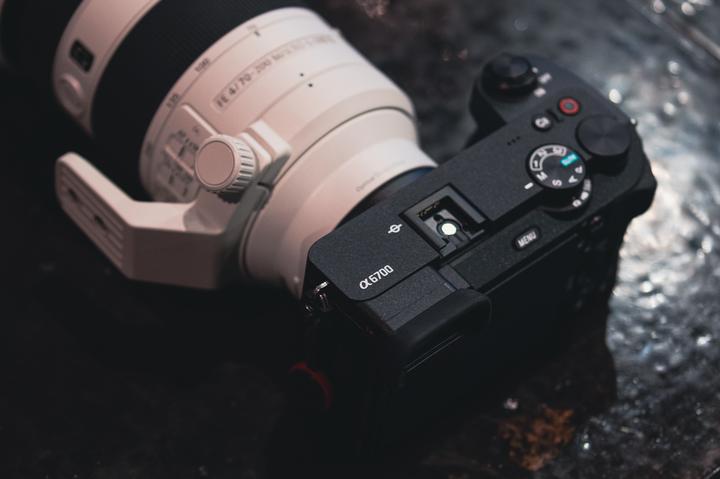 惊艳？索尼A6700 +70 200 F4G II 上手体验 - 知乎