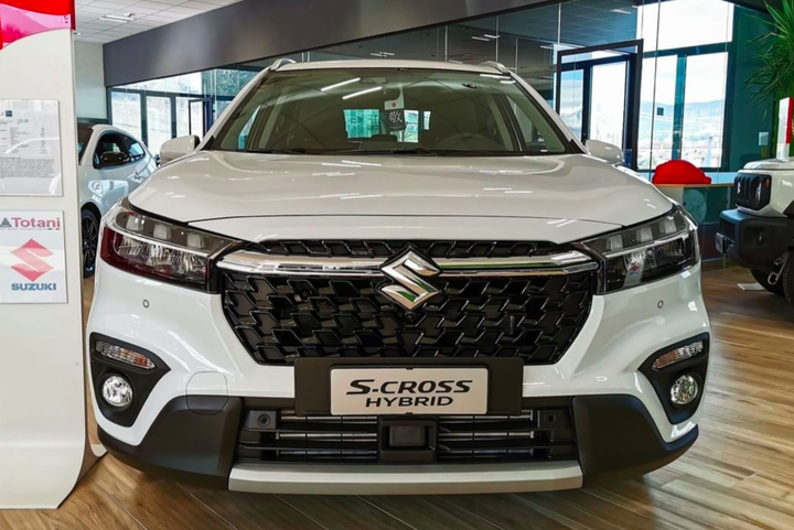 全新铃木S-Cross海外实拍，外观内饰双升级，搭1.4T+48V轻混系统 - 知乎