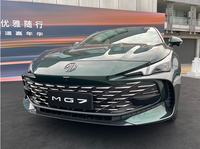 赛道初体验名爵MG7，2.0T+9AT配备E-LSD电子限滑差速锁征服赛道 - 知乎