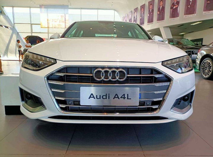 2020款奥迪A4L降至“冰点”，最高车速240km/h，配2.0T+双离合！ - 知乎