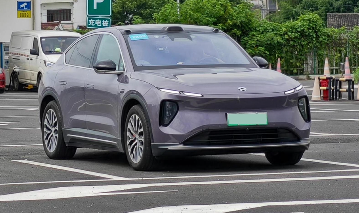 全新蔚来EC6实车曝光：溜背轿跑SUV造型，成都车展上市 - 知乎