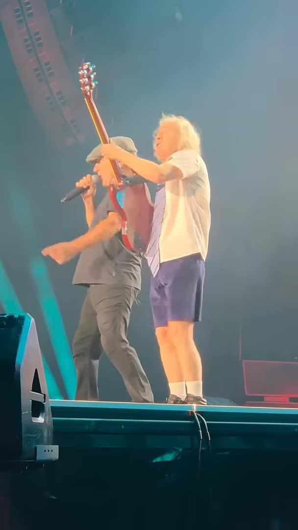 AC/DC乐队2025巡演你应该知道的六件大事 - 知乎