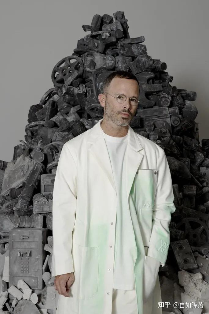 「破坏大王」Daniel Arsham | 一位预测未来的色弱艺术家 - 知乎