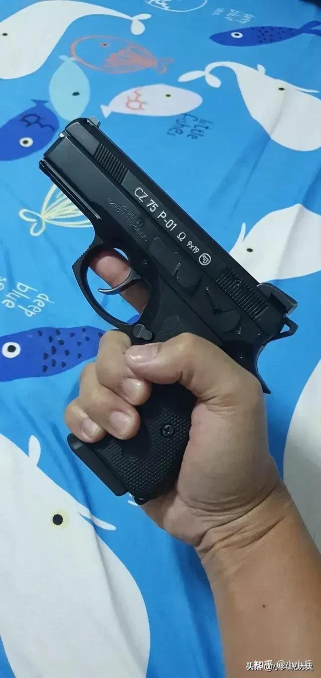 探索CZ75手枪的世界——历史、性能与影响力！ - 知乎