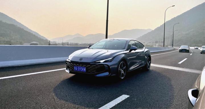 燃油车也智能，体验升级高速NGP之后的MG7 - 知乎