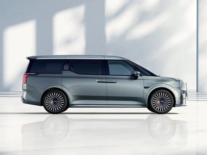 789匹马力900km续航，新款极氪009对标百万级MPV？ - 知乎