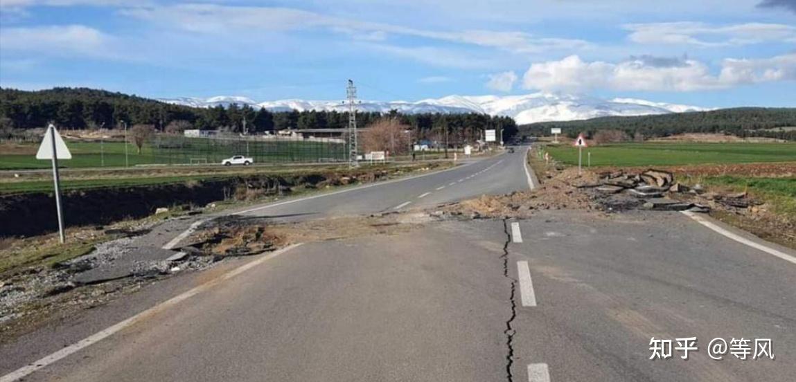 缅甸 7.9 级地震地表位移画面首曝光，可能为人类首次清晰拍到地震断层位移的画面，有哪些研究价值？ - 知乎