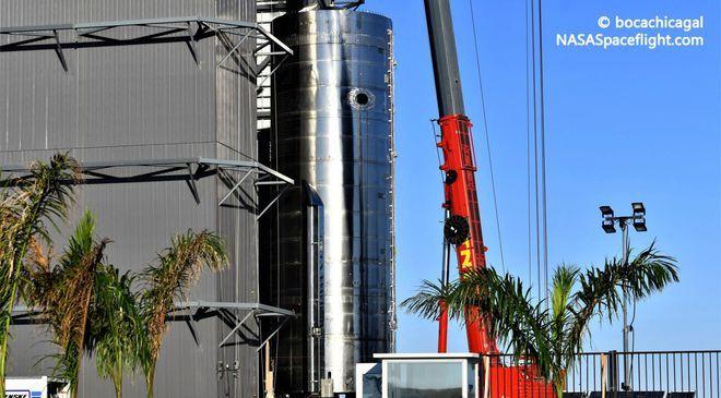 SpaceX星际飞船原型SN8准备高空测试，再造两艘备用 - 知乎