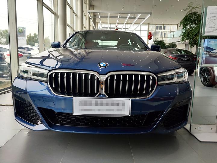 中期改款后谁更强？宝马530Li对比奔驰E300L - 知乎