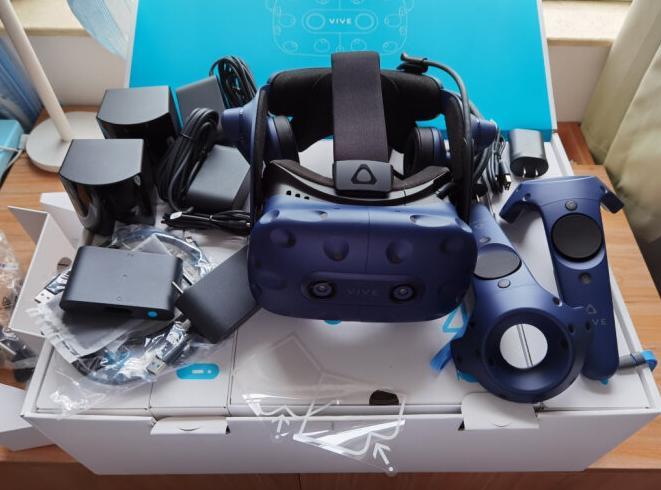 C位观影，VR游戏，VIVE Pro Eye开箱体验 - 知乎