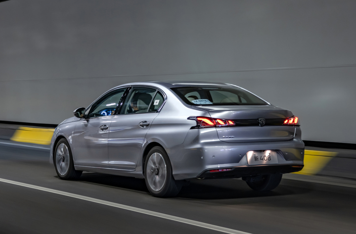 起步10.97万还没认清现实，新版标致408，换装1.5T，用料不错 - 知乎