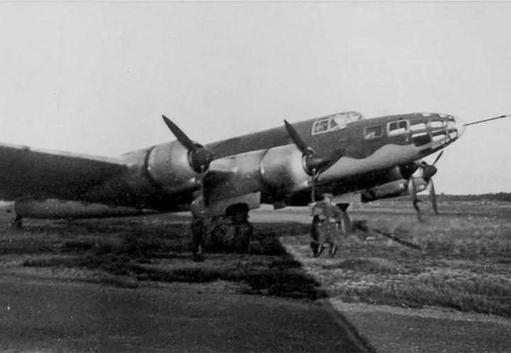 因二战夭折的法国战略轰炸机—MB.162 - 知乎