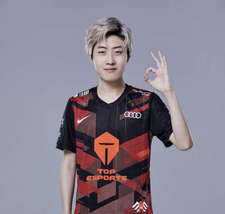 嘲讽左手不会玩游戏？zhuo离谱言论彻底让TES粉丝破防！ - 知乎