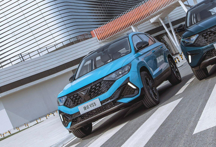 自主硬扛合资！长安CS55PLUS对比新款捷达VS5高光版 - 知乎