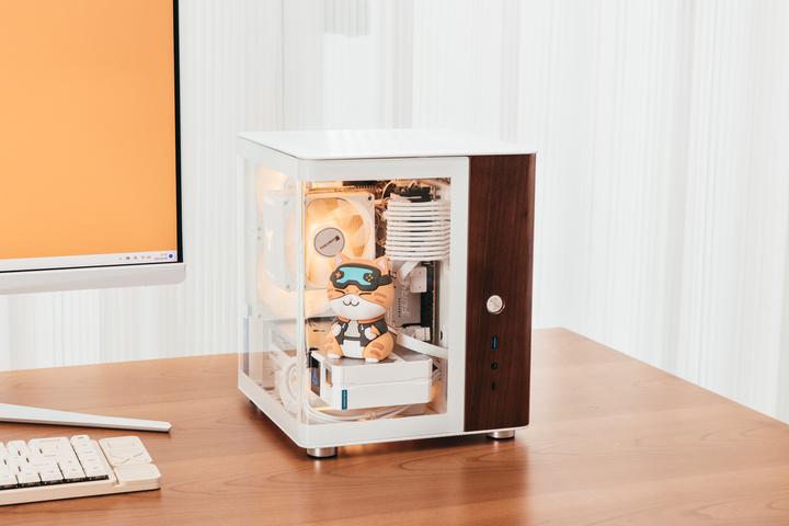 装一台全景天幕海景房ITX主机，乔思伯TK0+蓝戟A380装机分享 - 知乎