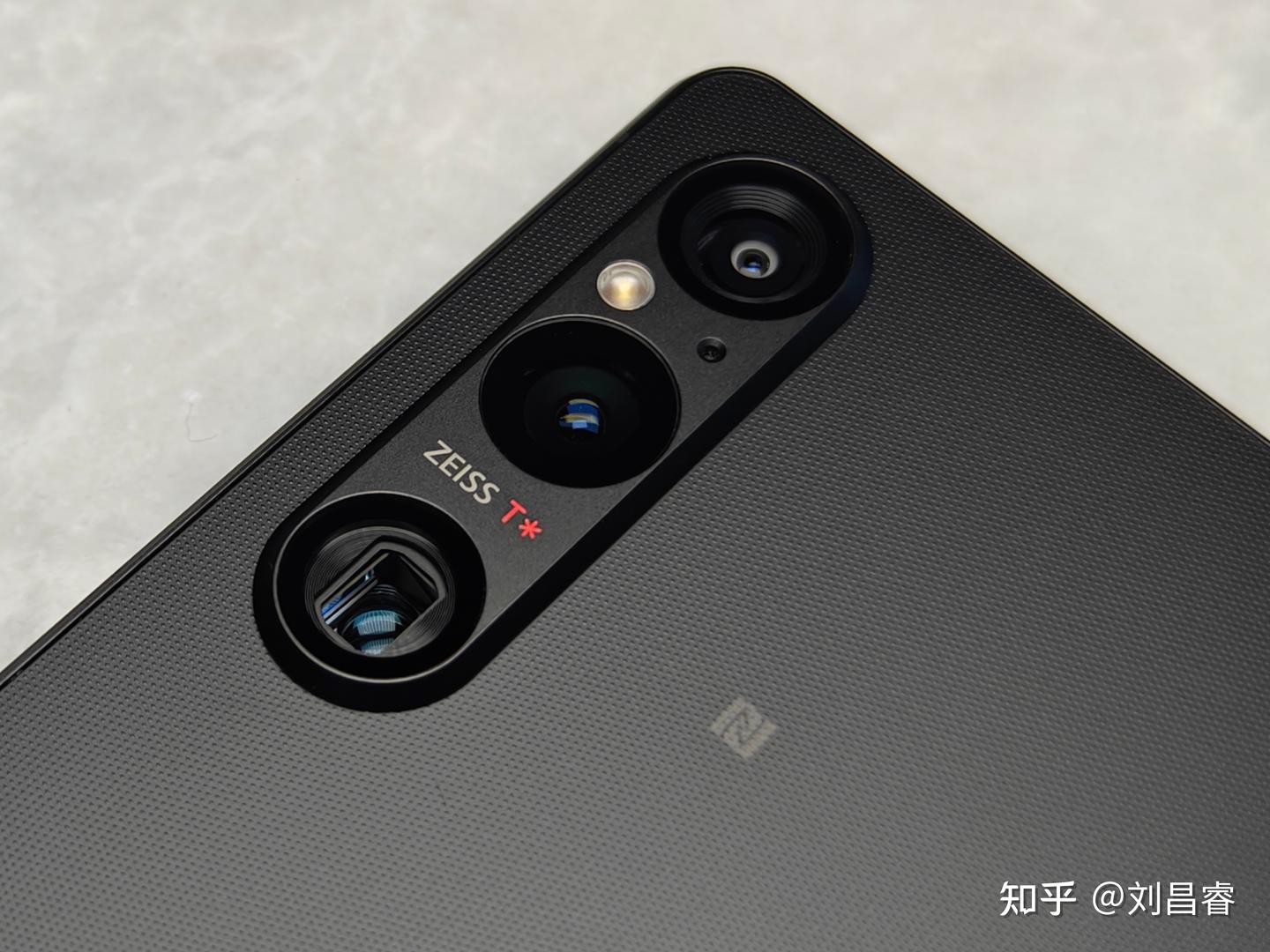 索尼 Xperia 1V 测评 —— 褪去特立独行，剩下的是东亚 iPhone 还是小众狂欢？ - 知乎
