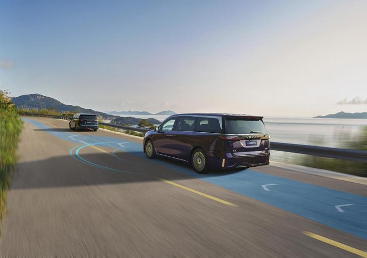 车企高管挑战主动安全！岚图CEO卢放成功蒙眼挑战130km/h AEB - 知乎