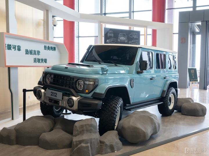 售13.99万起 全新212正式上市 全系2.0T+8AT 竞争坦克300 - 知乎