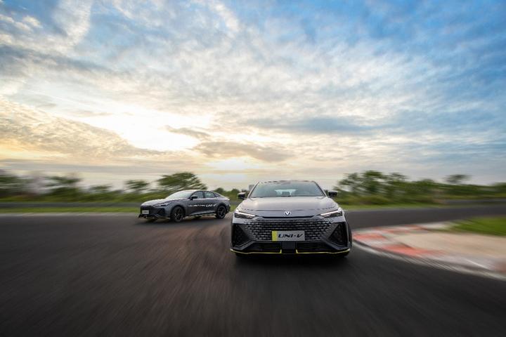 堪称汽车界移动的“铜墙铁壁” 长安UNI-V 的安全是怎样炼成的？ - 知乎