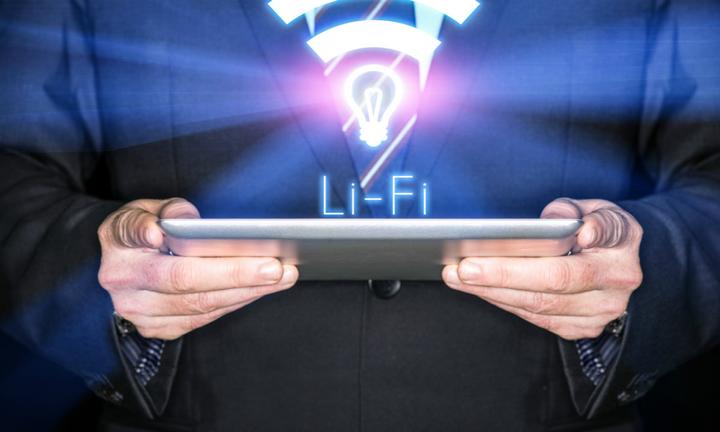 走在技术最前沿！新加坡与pureLiFi合作，进行全球首个LiFi使用测试 - 知乎