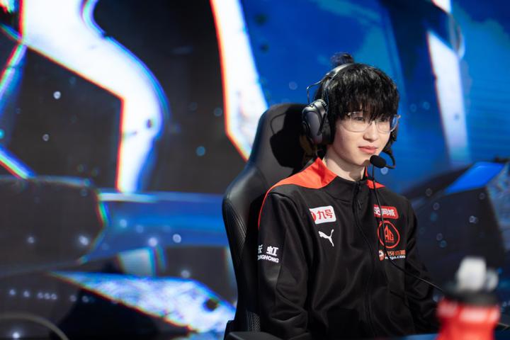 AG领跑A组，RW侠豪取14连胜，TTG身体状况令人担忧 - 知乎