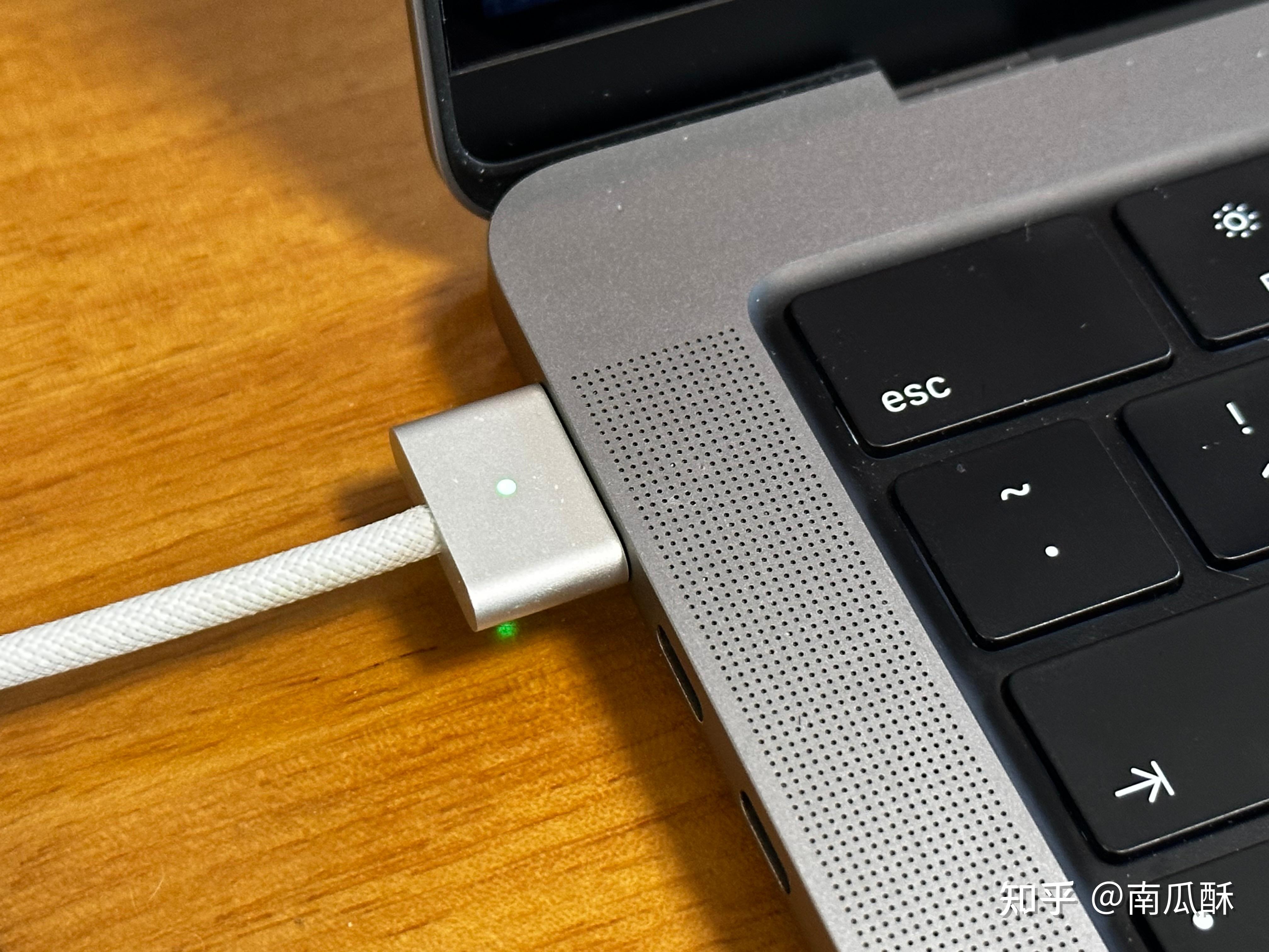 2023 MacBook Pro 有 Type-C 接口，为什么还要设计 MagSafe3 接口充电？ - 知乎