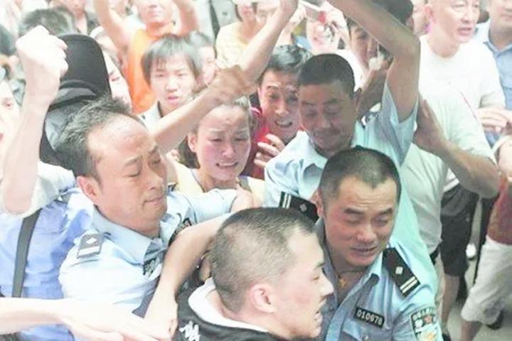 恶毒继母虐死继子,上百万群众要求严惩!1992年哈尔滨傅启超案 知乎