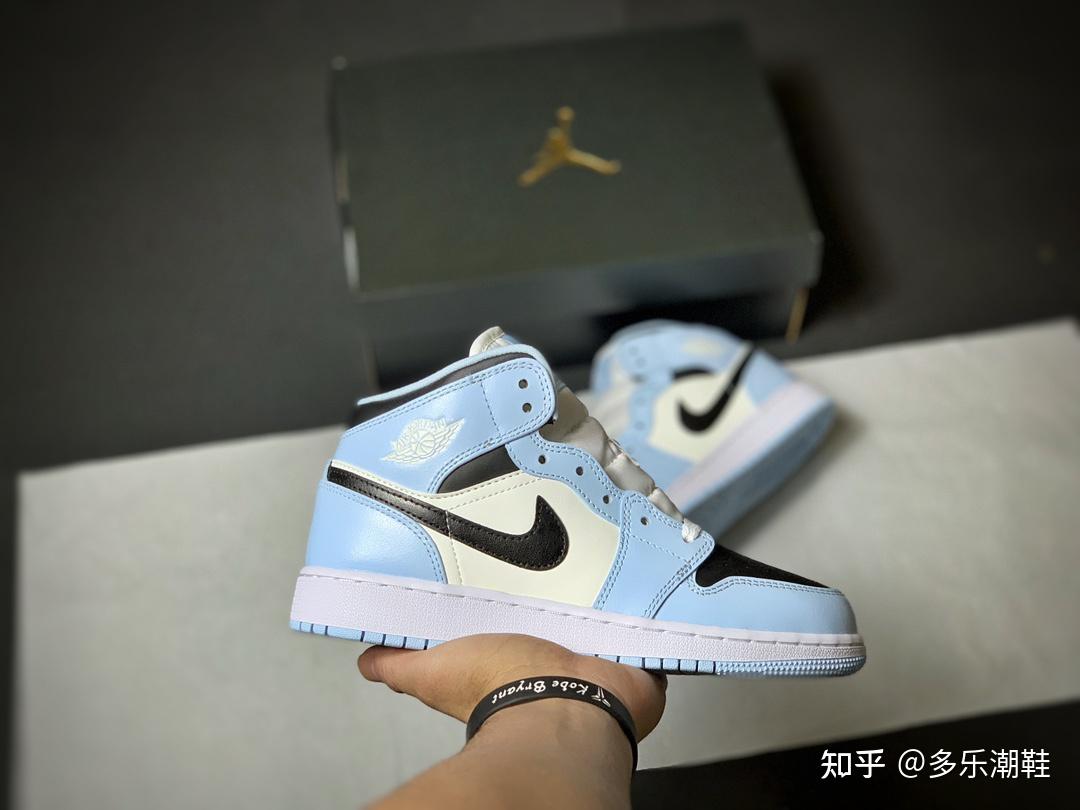 耐克Air Jordan 1 Mid AJ1乔1中帮文化篮球鞋555112-401-多乐潮鞋 - 知乎