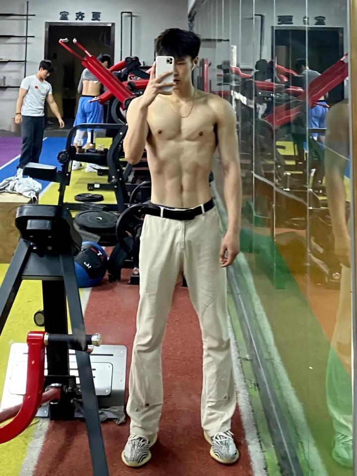 190cm猛男山东师范大学肌肉帅哥又痞又会撩 - 知乎