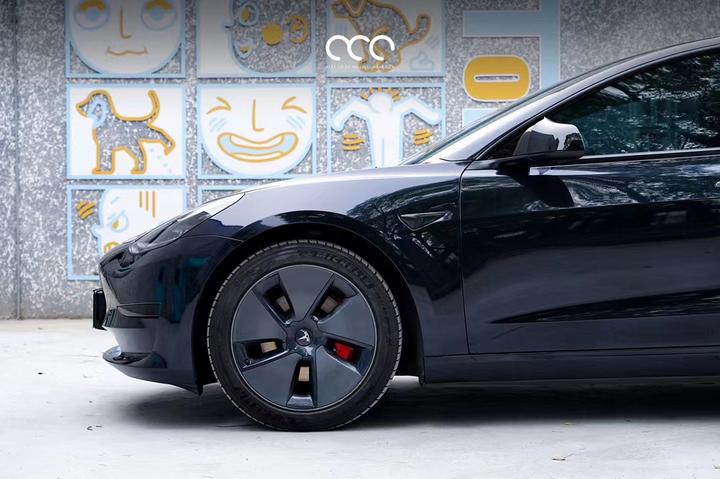 特斯拉Model 3漫彩改色膜PET蓝晶黑,沉稳纯正的黑色 - 知乎