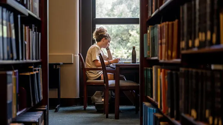 经济学人：美国大学有考虑提高学费｜The Economist：American universities have an incentive ...