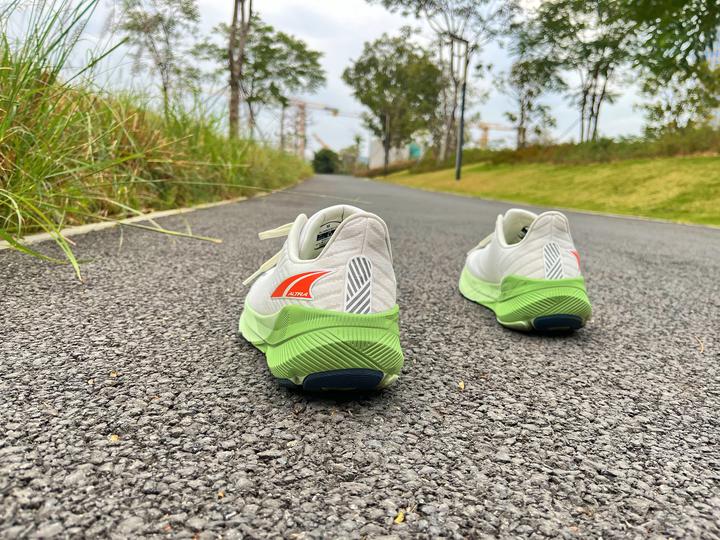 由4mm落差Altra FWD EXPERIENCE跑鞋开始，来更多了解Altra奥创吧！ - 知乎